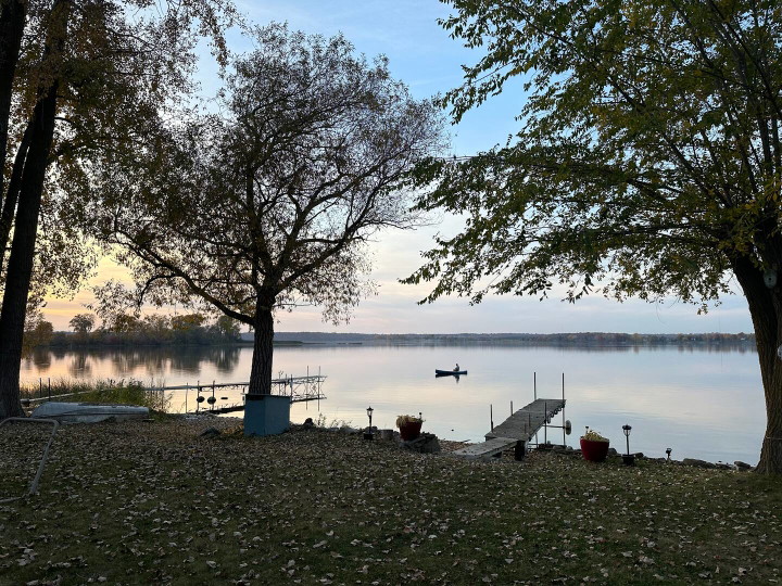 Lakefront 4-bdrm Cottage W/ Ac Near Pe County - Napanee