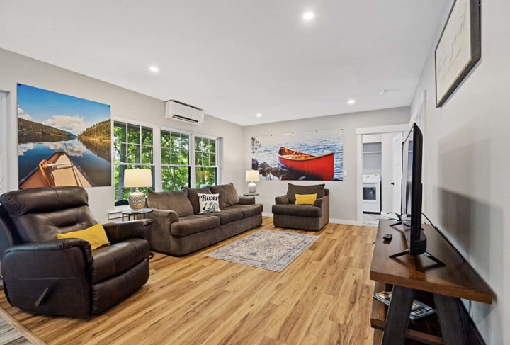 Riverside Getaway W/hottub | 3br 2 Bth - Bangor, ME