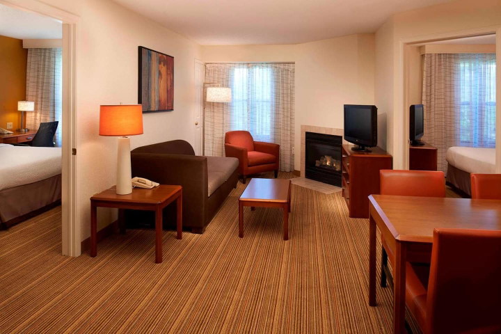 2br Suites | 3 Units With Free Breakfast & Pool - Waukegan, IL