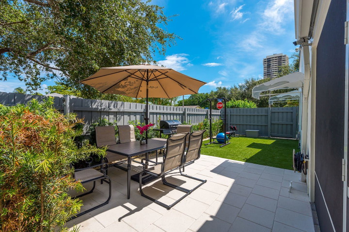 Renovated 2br Home - Hot Tub, Gym, Beach Nearby - Palm Beach, FL