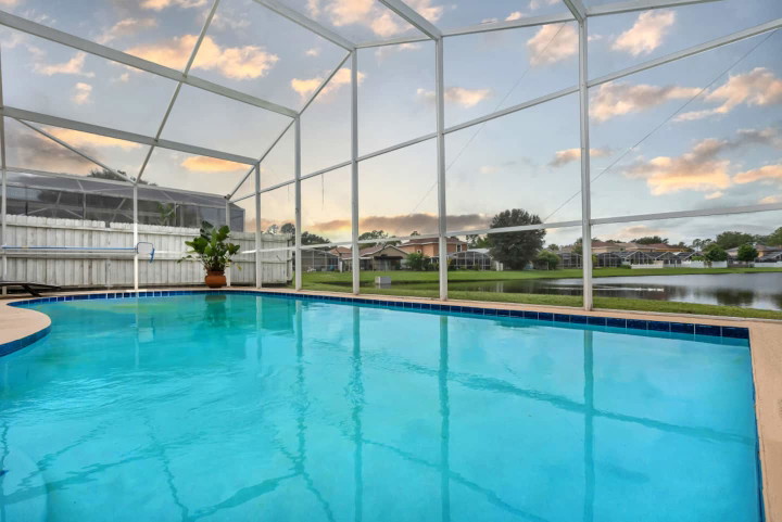 Lakefront Private Pool Game Room Near Disney - Orlando International Airport (MCO)