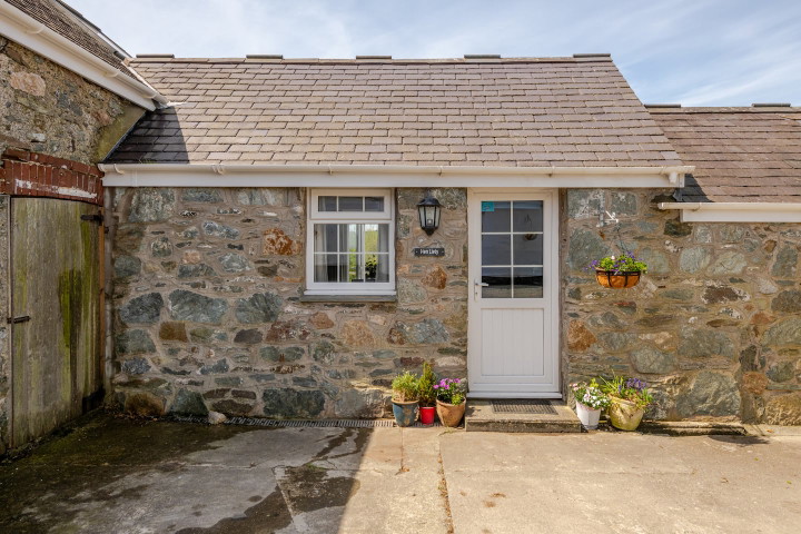 Hen Llety Cosy Cottage By Sandy Beach Anglesey - Anglesey