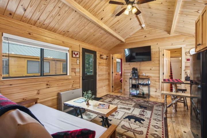 Cozy Ski Cabin #4 W/ Bunk Room, 5 Beds - Bethel, ME