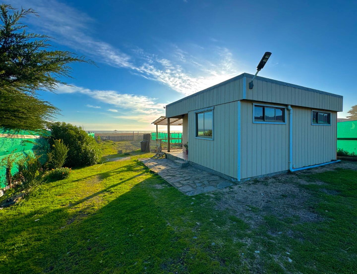 Oceanfront Cabin, Steps From Stone Church - Cobquecura