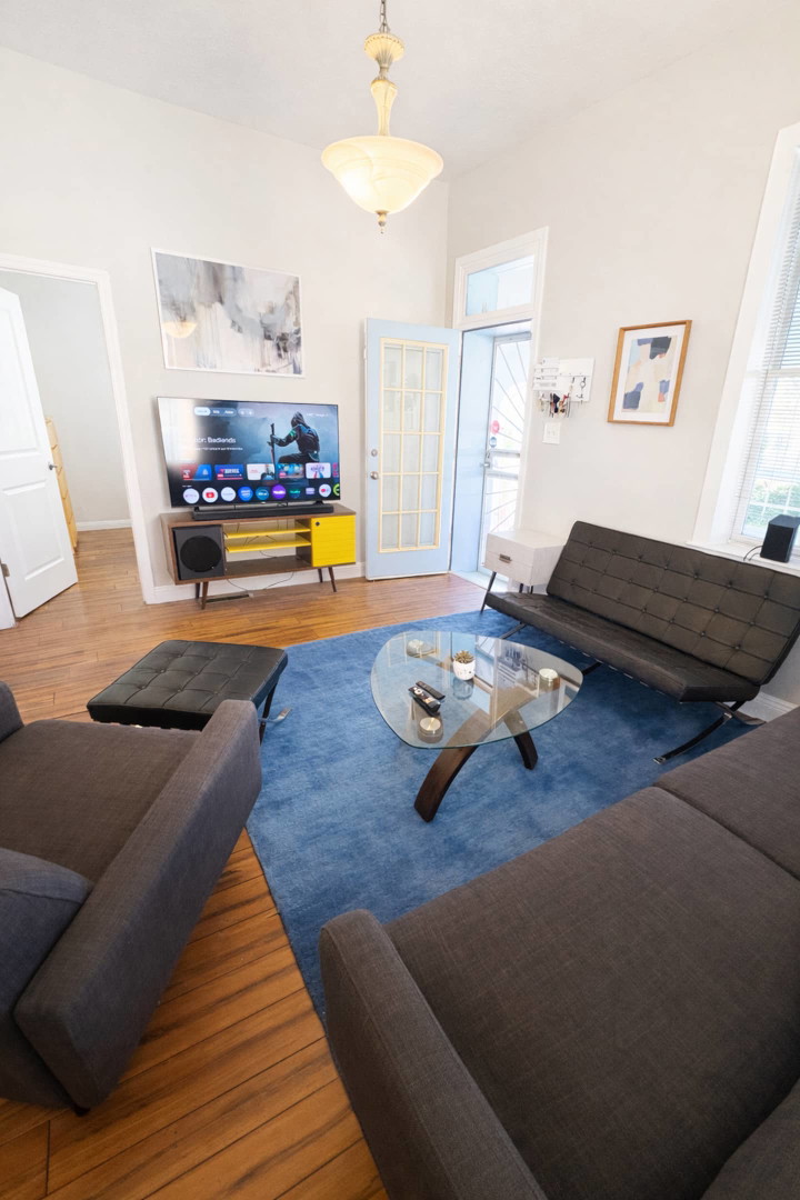 Beautifully Furnished 2 Bed 1 Bath In Downtown Abq - Albuquerque, NM