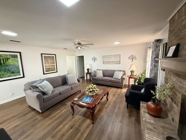 Renovated Centrally-located Home - Longview, TX