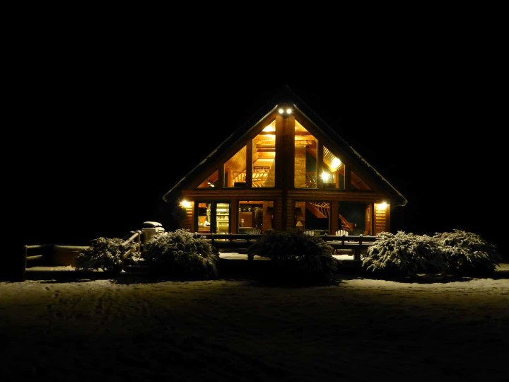 Stowe Log Chalet: Fireplace | Hot Tub | Views+wifi - Stowe, VT