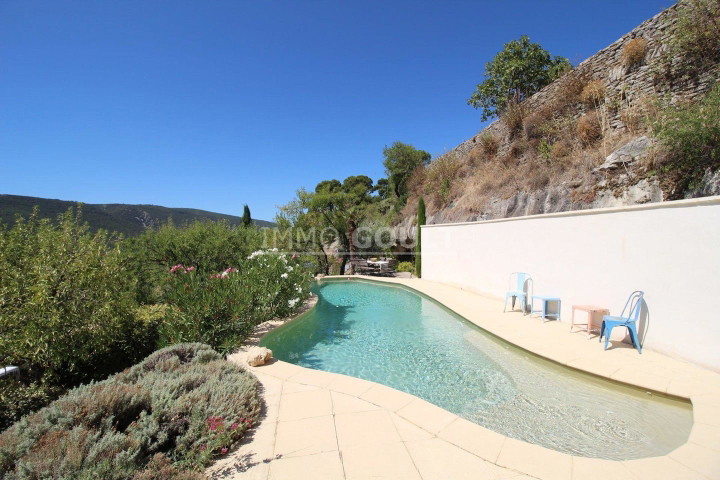 Property In The Heart Of The Petit Luberon - Bonnieux