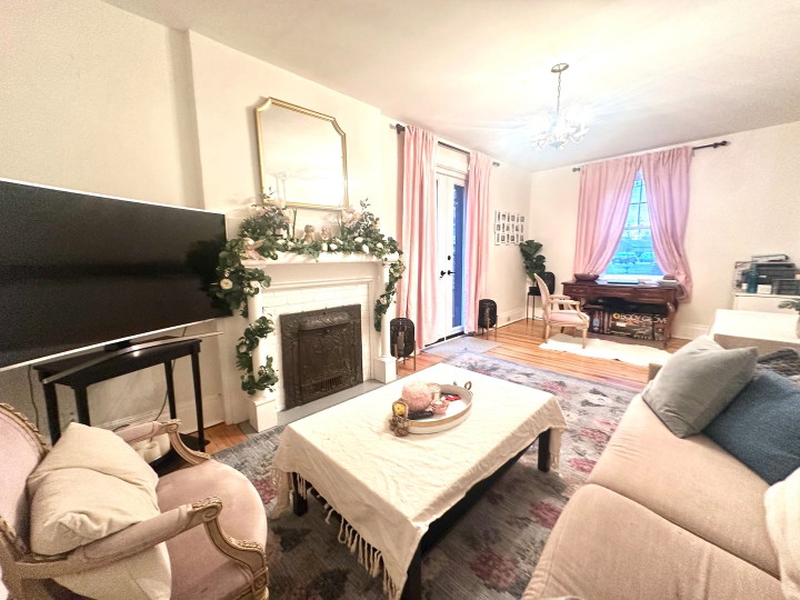 Historic Wharf House | Hot Tub + Space For Groups - Cobourg