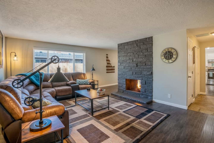 The Industrial - Pet Friendly Home With Garage By Boise Fairgrounds - Boise, ID