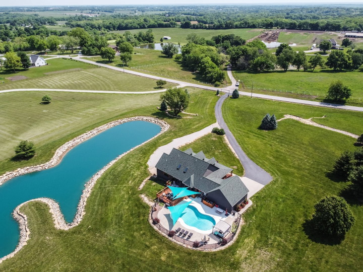 Country Paradise 9 Acrespoolrec Center5690sqft - Smithville, MO