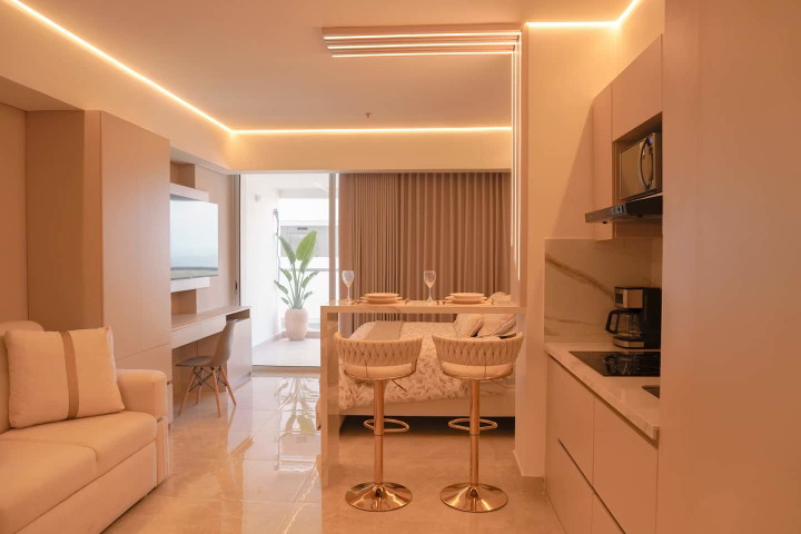 Suite/pool/balcony/historic Centre/2 Mins To Airport - Cartagena