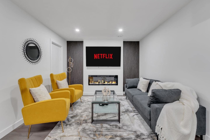 Charming 2-bedroom Escape With Fireplace - Canada