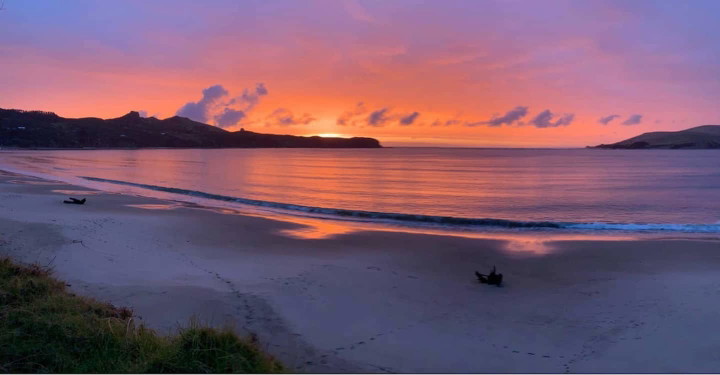 Wistful On  Waianga. Golden Hokianga Sands. Sun Drenched Beachfront Holidays. - Ōmāpere