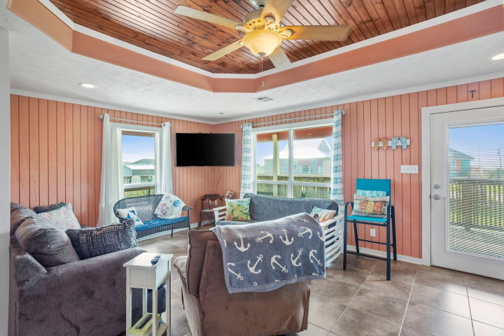 Charming 2-bedroom House In Cameron In The Of Comm - Holly Beach, Cameron