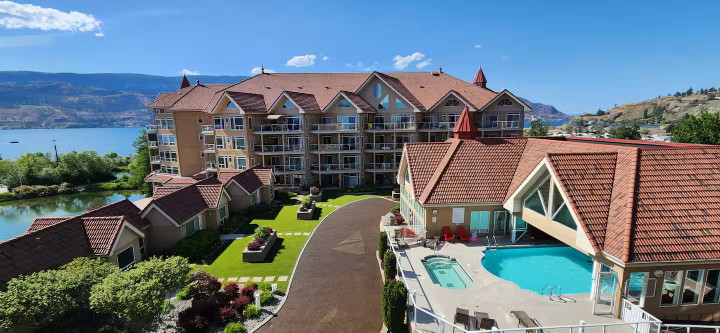 Best Waterfront Resort In Kelowna - ケロウナ