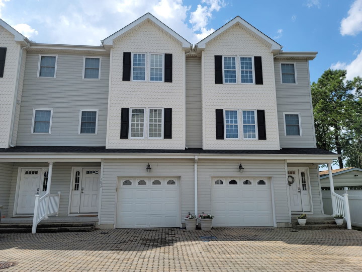 5 Blocks To Beach, Pool, Parking, 2 Master Suites - Rehoboth Beach, DE