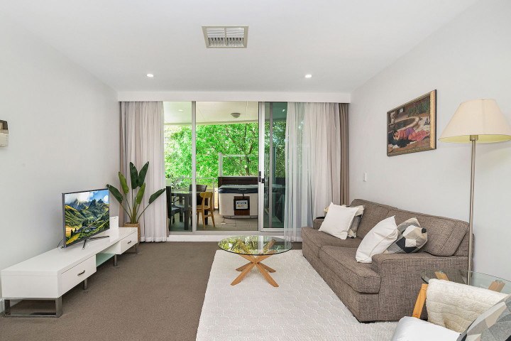 Warm Waves - Beach Pool Home - Glenelg