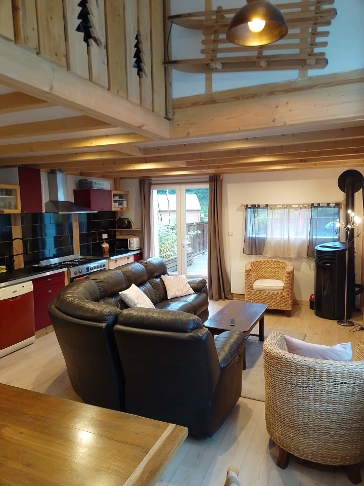 Refuge Chaleureux Pour Des Vacances En Famille - Cantal