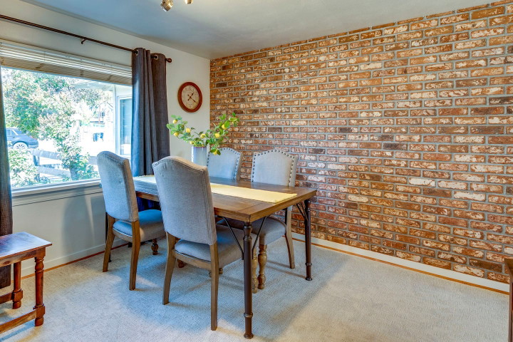 Downtown Redmond Retreat - Redmond, OR