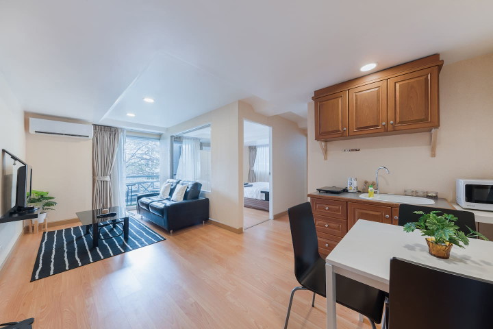 Garden View 1 Br Near Bts @Cbd - Bang Rak