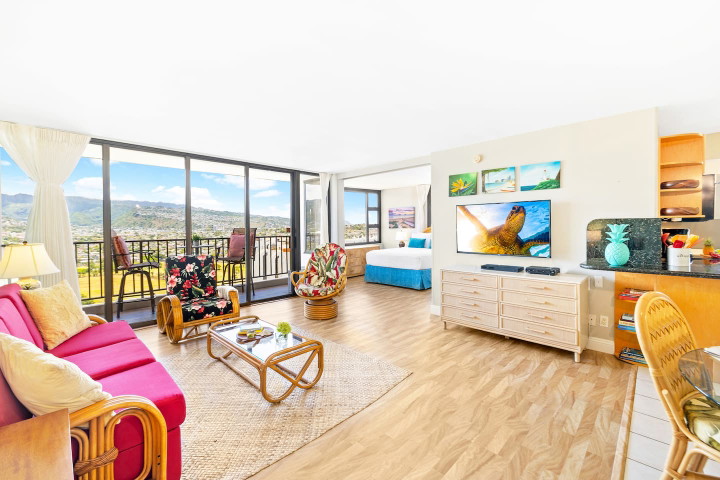 Waikiki Banyan Corner Condo W/ Panoramic Views - O‘ahu, HI