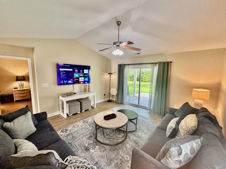 Beaufort Bungalow, 3 Bedroom W/ All New Furniture - Beaufort, NC