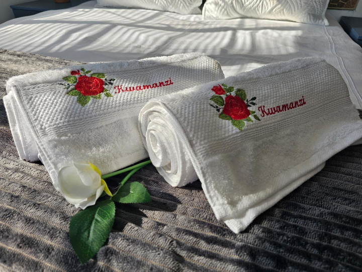 Kwamanzi Guest Farm - Standard Chalet - Magaliesburg