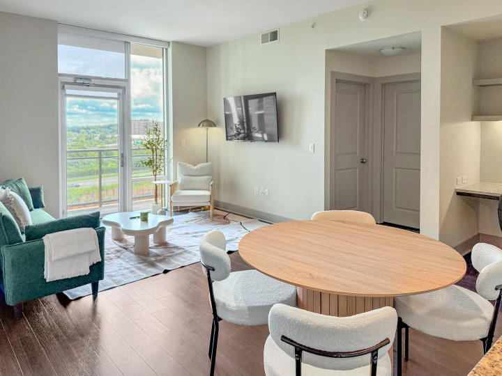 Calm Green Oak 2br|2bth  Tysons | Pool View Patio - Fairfax, VA