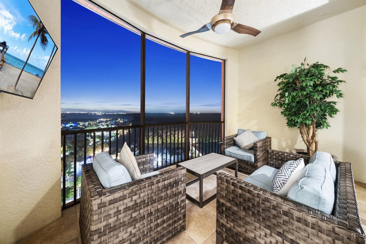 Stunning Views Penthouse-waterview King Suite Golf - Cape Coral