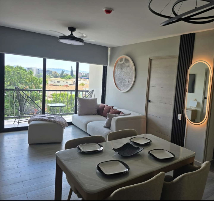 Stylish Suite In San Salvador: 2 Hab Y Piscina - San Salvador (El Salvador)