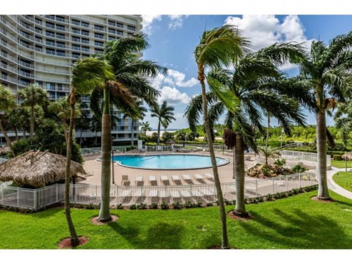 Beachfront 2 Bedroom 2 Bath South Seas Tower Condo - Marco Island, FL
