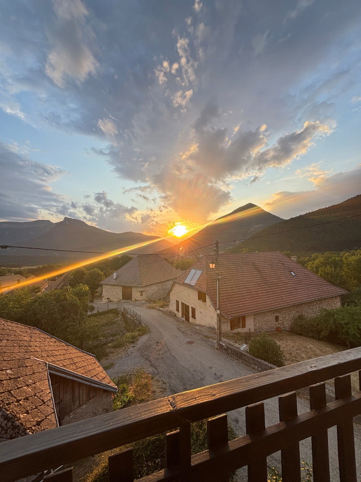 Maison Familiale Avec Vue Sur Les Montagnes - La Joue du Loup