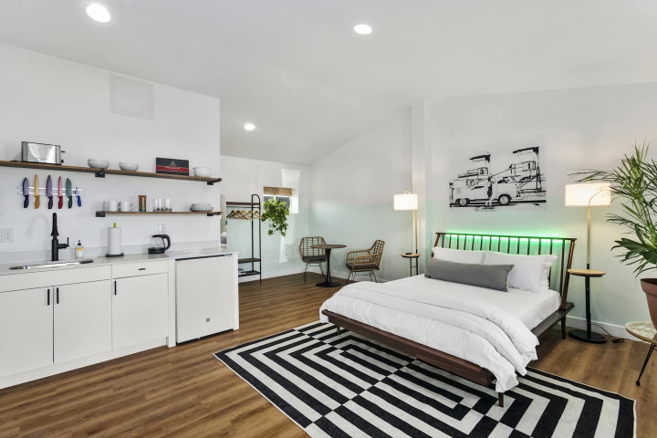 Pohakulua Studio Suite.nui - Chandler