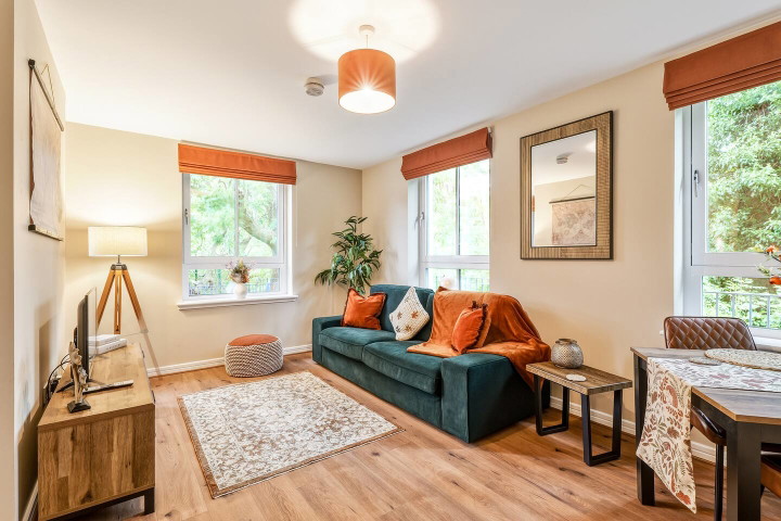 2 Bed, 2 Bath Flat W/ King Bed & Free Parking - Glasgow