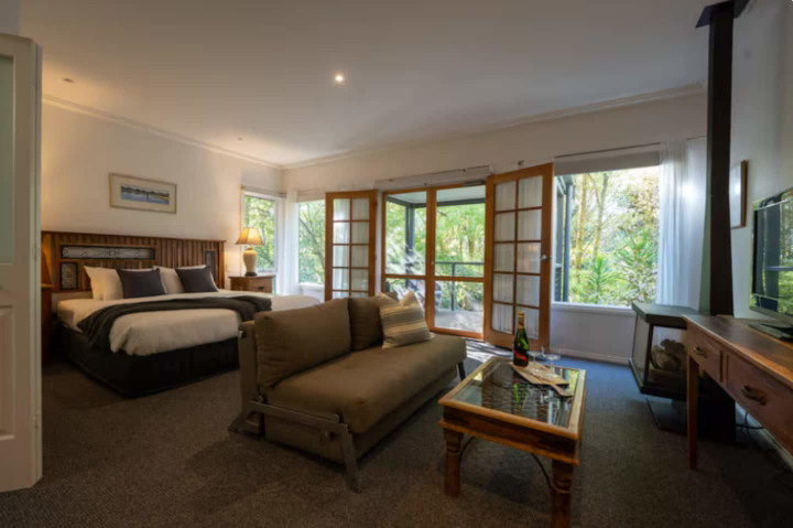 Willow Chalet With King Bed, Spa, Private Balcony - Yarra Glen
