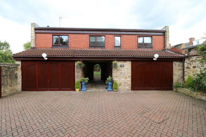 Private Annex In Peaceful Courtyard - Barnsley
