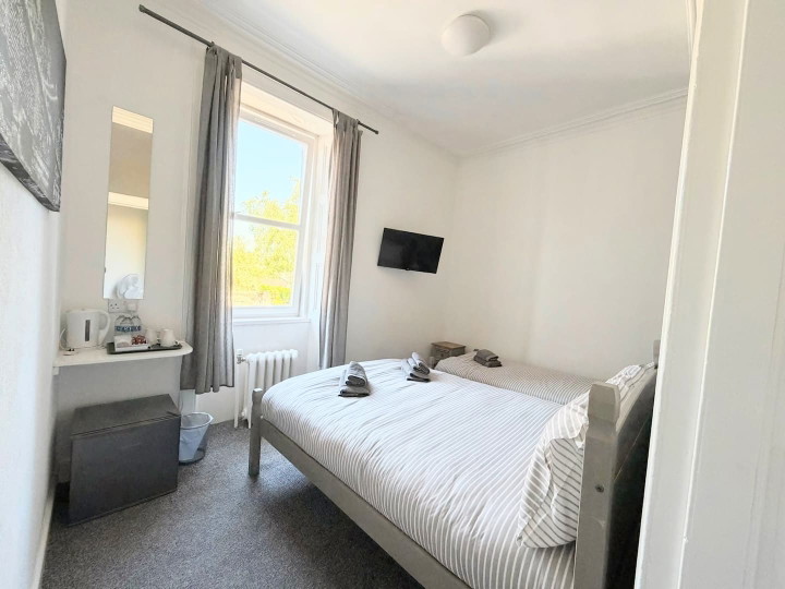 Windsor Hotel, Kirkcaldy 01 Triple Room - Kirkcaldy