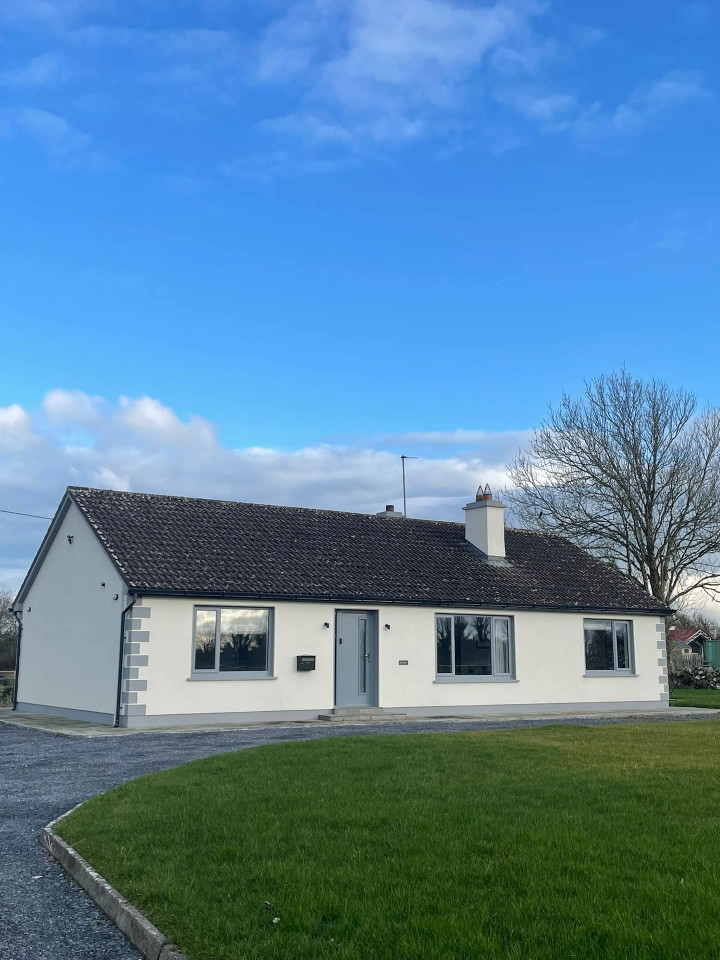 Cosy Claregalway Cottage - Ireland