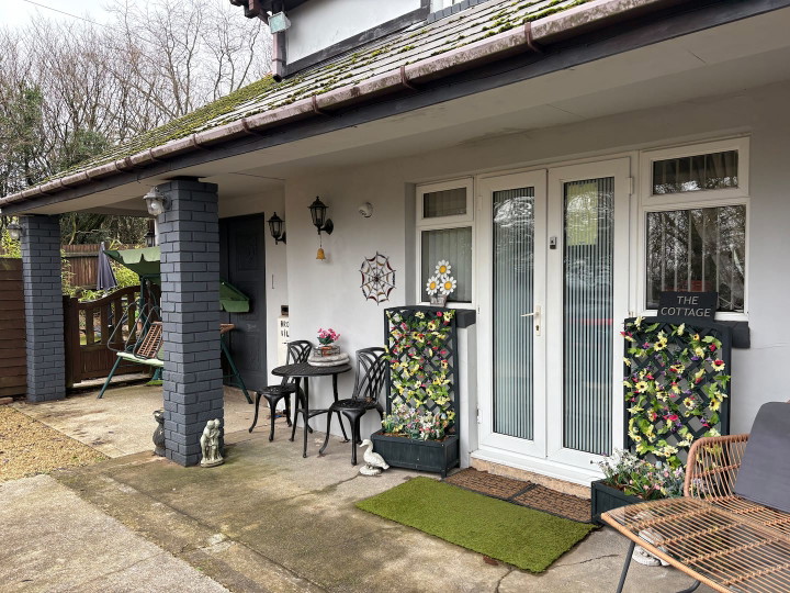 Quiet Retreat With Peaceful Surroundings, Parking - Wales