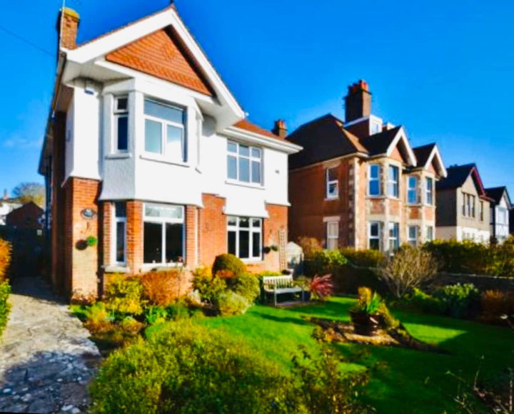 Sandy Shores - Beautiful & Spacious Seaside Home. - Swanage