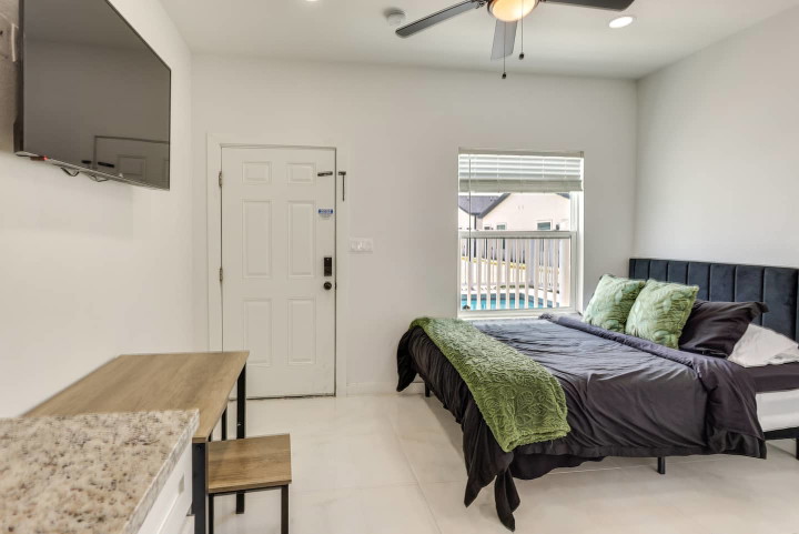 3 Blocks To Beach! Pet-friendly South Padre Studio - South Padre Island