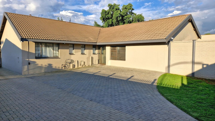 Peaceful Stay In Safe Suburb - Sasolburg