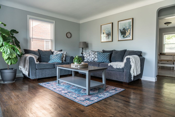 Cozy Cape Cod At Tuxedo - Self Check-in & Parking - Parma, OH