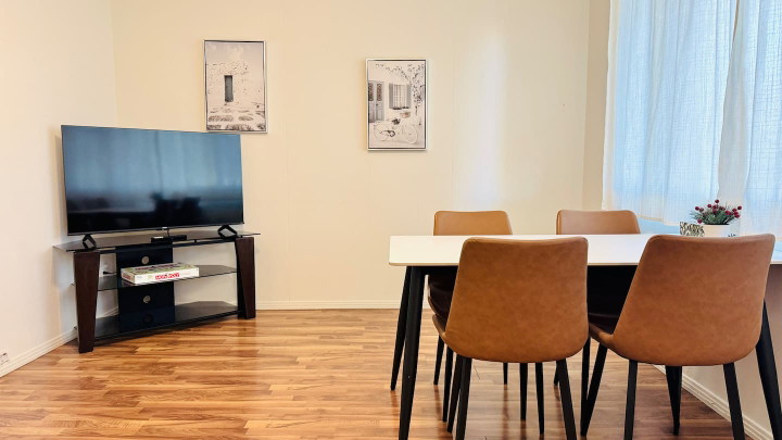 2804a Main-floor 2-bedroom Suite Near 8th Street - 새스커툰