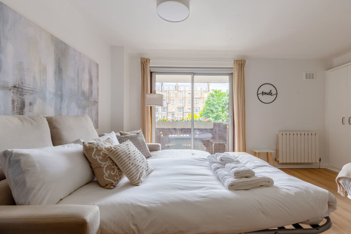 Cosy Refurbished Studio W Pvt Balcony Kensington - Londres