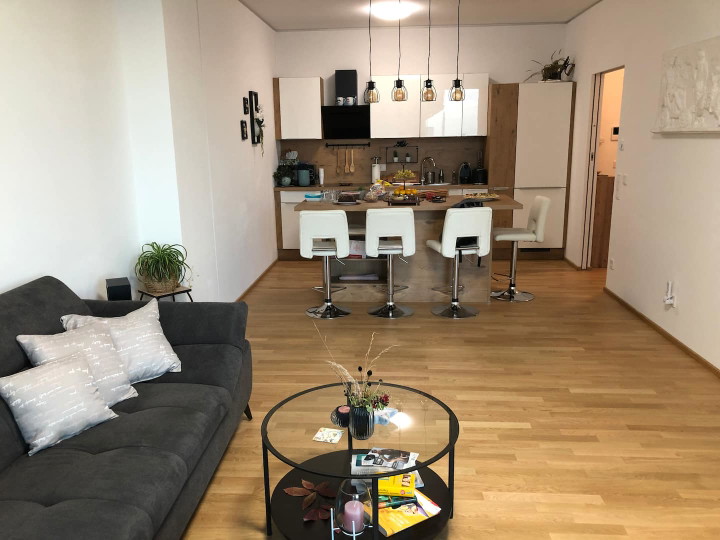 Sehr Schöne Eigentumswohnung Mit Pool & Grillplatz - Wien