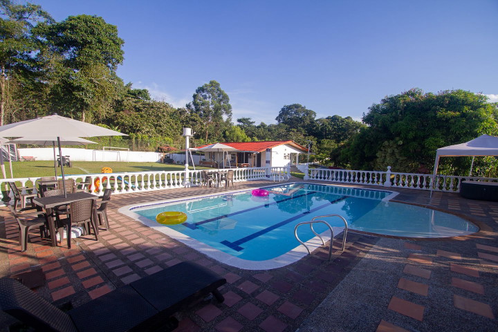 Private Finca · Pool & Hot Tub · Companies - Pereira, Colombia