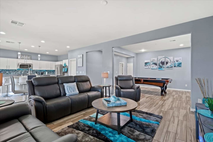 Grand Vegas Getaway | Spacious 5br Luxury Retreat! - North Las Vegas, NV