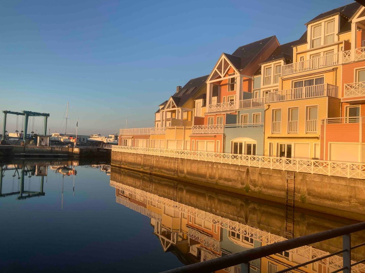 Beautiful Waterfront Apartment In Deauville - Deauville